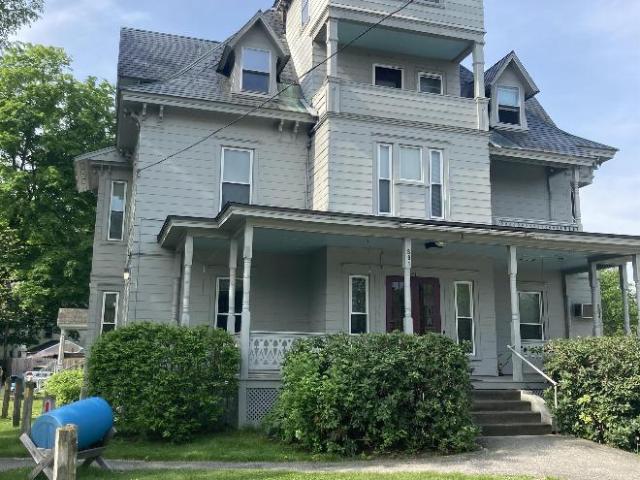 1 Br, 1 bath, Apartment 879 881 Main St