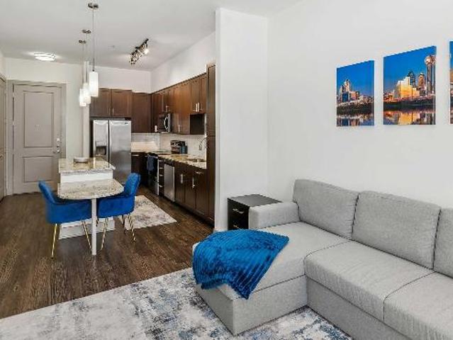 1 Br, 1 bath, Apartment 871 Lake Carolyn Pkwy