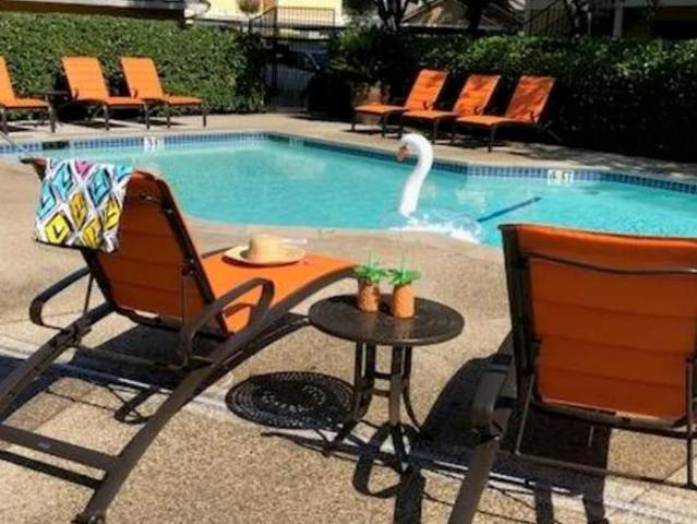 1 Br, 1 bath, Apartment 8721 Greenback Ln