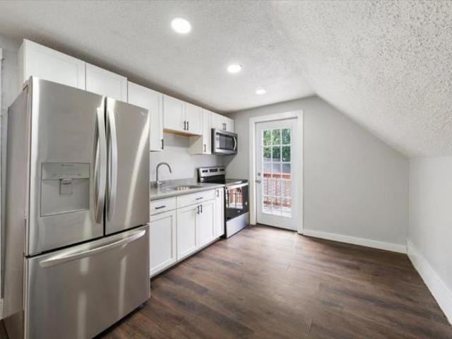 1 Br, 1 bath, Apartment 87 Pine St