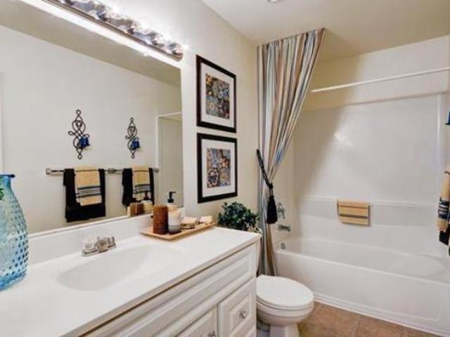 1 Br, 1 bath, Apartment 881 Soft Wind Rd
