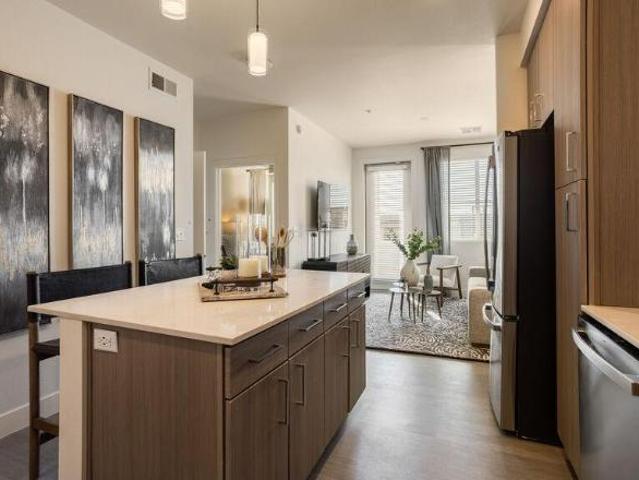 1 Br, 1 bath, Apartment 8901 Holly Ave