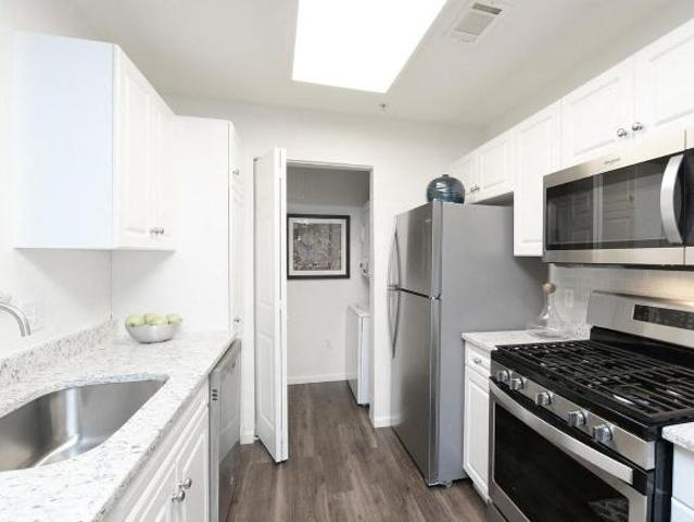 1 Br, 1 bath, Apartment 890 Hartford Turnpike