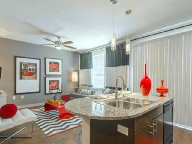 1 Br, 1 bath, Apartment 8910 Southwestern Blvd