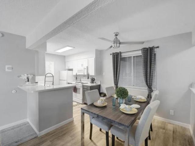 1 Br, 1 bath, Apartment 8911 Northeastern Blvd NE
