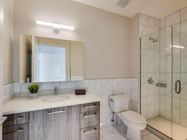 1 Br, 1 bath, Apartment 8 E Huron St