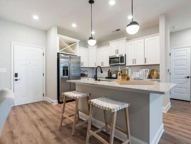 1 Br, 1 bath, Apartment 9000 Palm Passage Loop