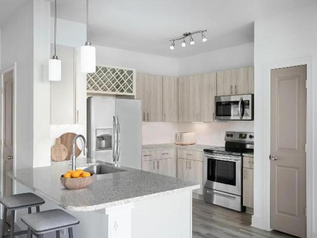 1 Br, 1 bath, Apartment 900 Conway Cir
