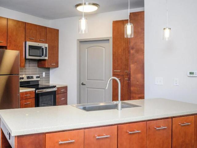 1 Br, 1 bath, Apartment 900 E Six Forks Rd