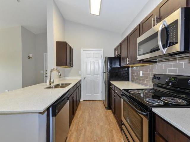 1 Br, 1 bath, Apartment 900 Jameson Pass