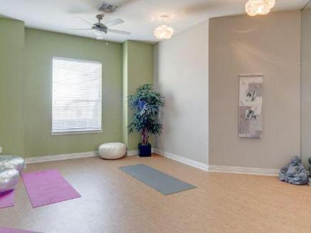 1 Br, 1 bath, Apartment 901 Lakeside Cir