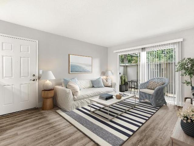 1 Br, 1 bath, Apartment 901 Sara Ct