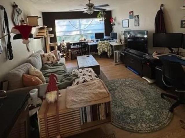 1 Br, 1 bath, Apartment 902 SW 7th Ave