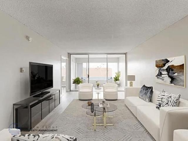 1 Br, 1 bath, Apartment 916 924 Beach Ave