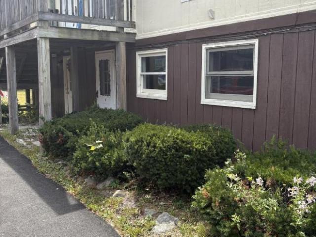 1 Br, 1 bath, Apartment 918 Flanders Rd