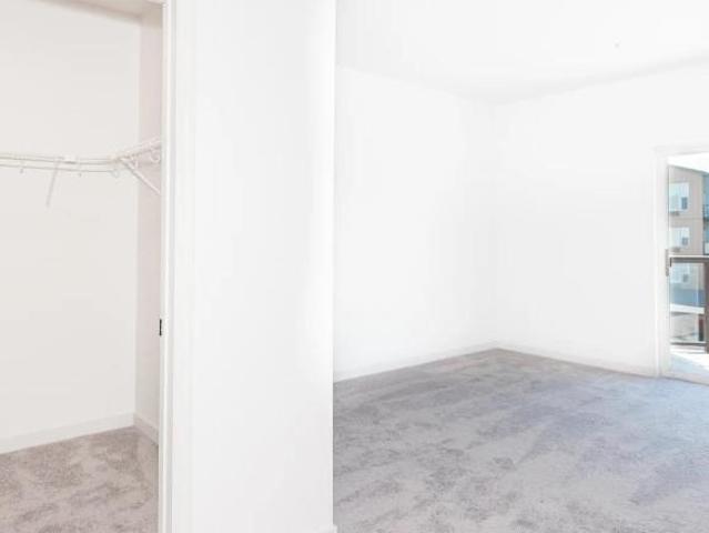 1 Br, 1 bath, Apartment 910 N Harbour Dr