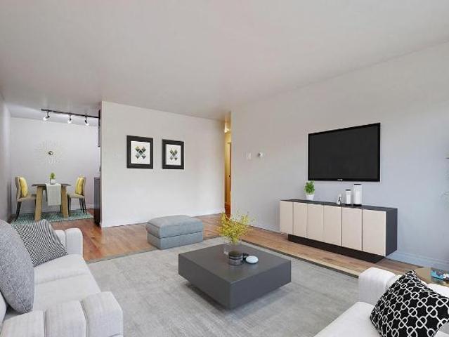 1 Br, 1 bath, Apartment 910 Downing Street