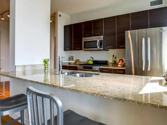 1 Br, 1 bath, Apartment 910 W Huron St