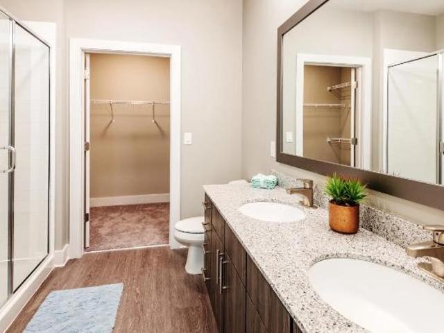 1 Br, 1 bath, Apartment 9240 Bruckhaus St