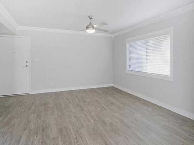 1 Br, 1 bath, Apartment 9240 E Redfield Rd