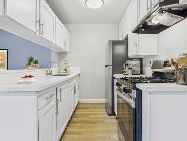 1 Br, 1 bath, Apartment 9250 Sepulveda Blvd
