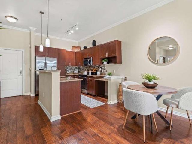 1 Br, 1 bath, Apartment 925 S Main St