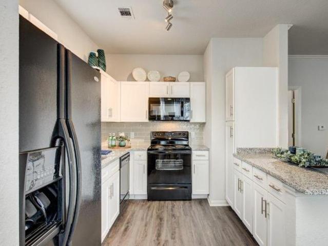 1 Br, 1 bath, Apartment 9345 Blue House Rd