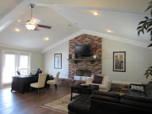 1 Br, 1 bath, Apartment 9400 Abercorn St