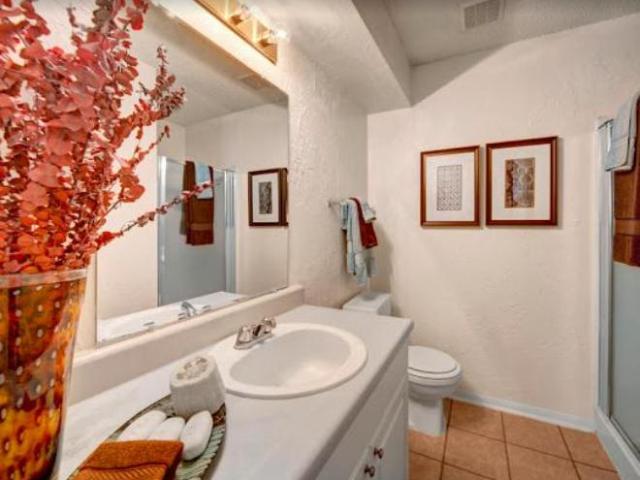 1 Br, 1 bath, Apartment 9401 S Shartel Ave