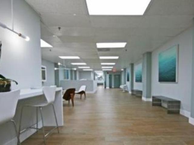 1 Br, 1 bath, Apartment 953 Collins Ave