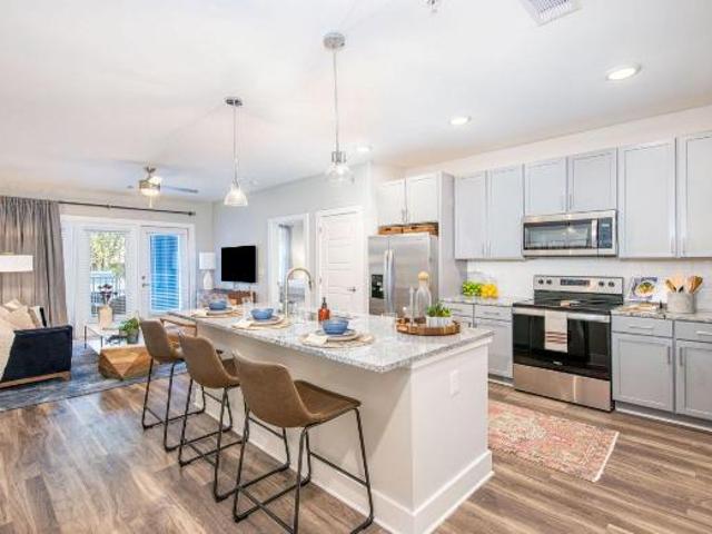 1 Br, 1 bath, Apartment 9691 Patriot Blvd