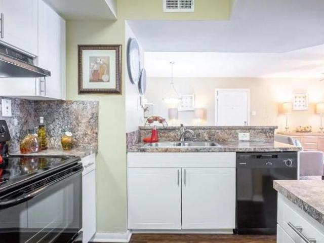 1 Br, 1 bath, Apartment 9601 SW 142nd Ave