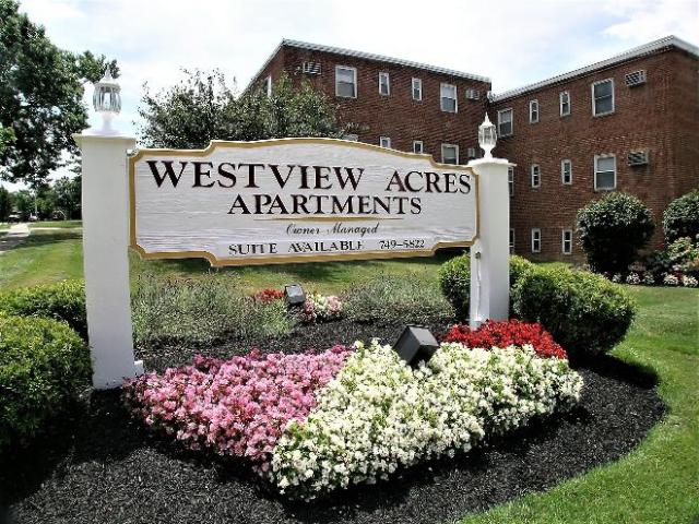 1 Br, 1 bath, Apartment 9755 Westview Drive