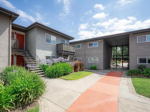 1 Br, 1 bath, Apartment 975 Boynton Ave