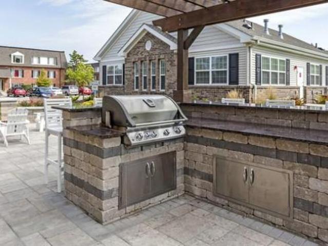 1 Br, 1 bath, Apartment 975 Jefferson Sq