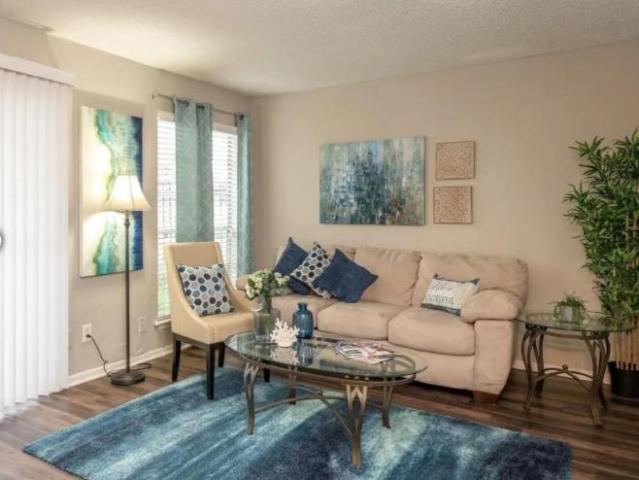 1 Br, 1 bath, Apartment 9944 Walnut Street