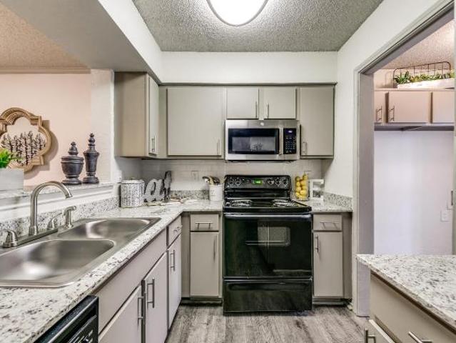 1 Br, 1 bath, Apartment 9959 Adleta Blvd