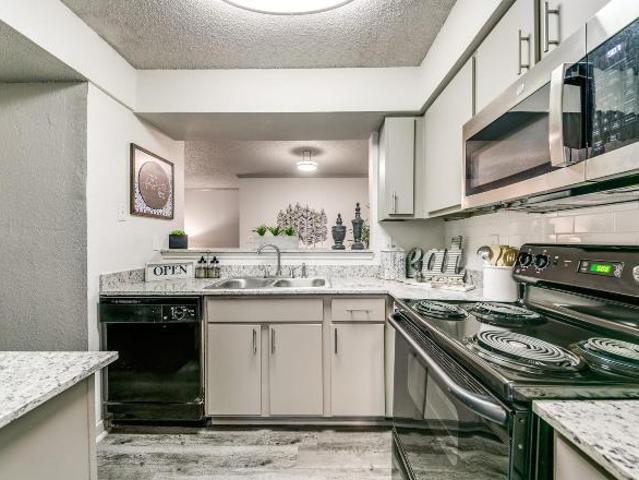 1 Br, 1 bath, Apartment 9959 Adleta Blvd