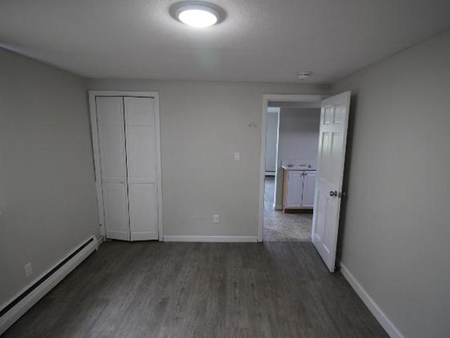 1 Br, 1 bath, Apartment 997 Broadway