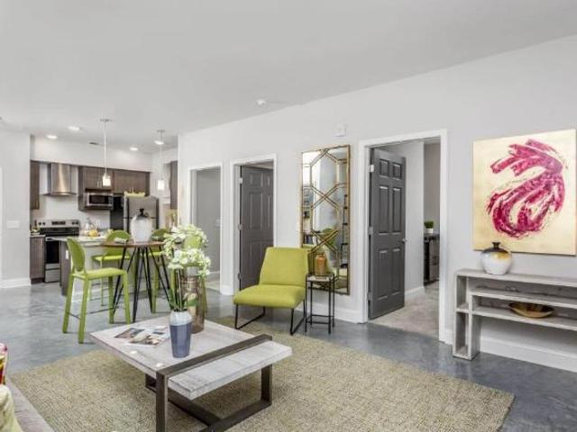 1 Br, 1 bath, Apartment 9921 Horizon Overlook Dr