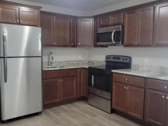 1 Br, 1 bath, Apartment 99 Irving St