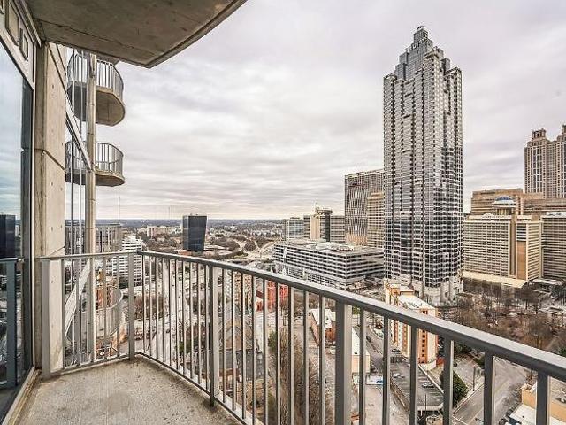 1 Br, 1 bath, Condo 400 W Peachtree St NW