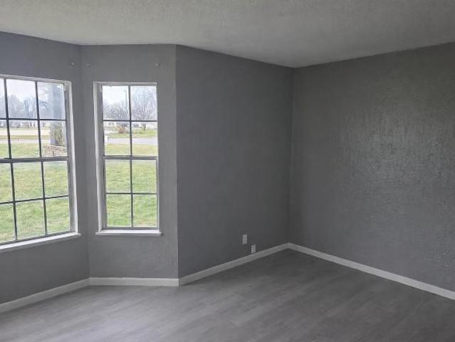 1 Br, 1 bath, Condo 401 N East Avenue