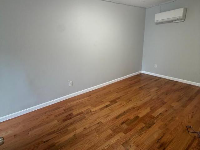 1 Br, 1 bath, Condo 401 Park Ave