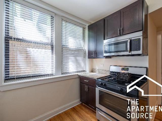 1 Br, 1 bath, Condo 4036 5 North Ashland Ave
