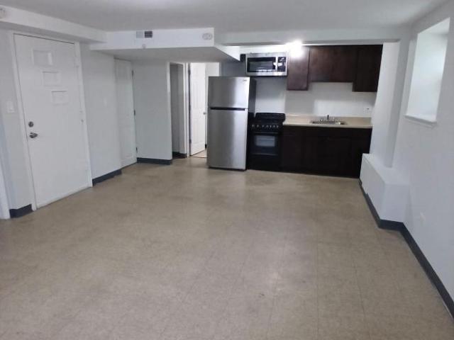 1 Br, 1 bath, Condo 4038 West Dickens Avenue
