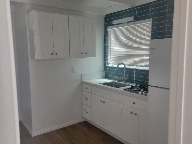 1 Br, 1 bath, Condo 4030 B Ingraham Street