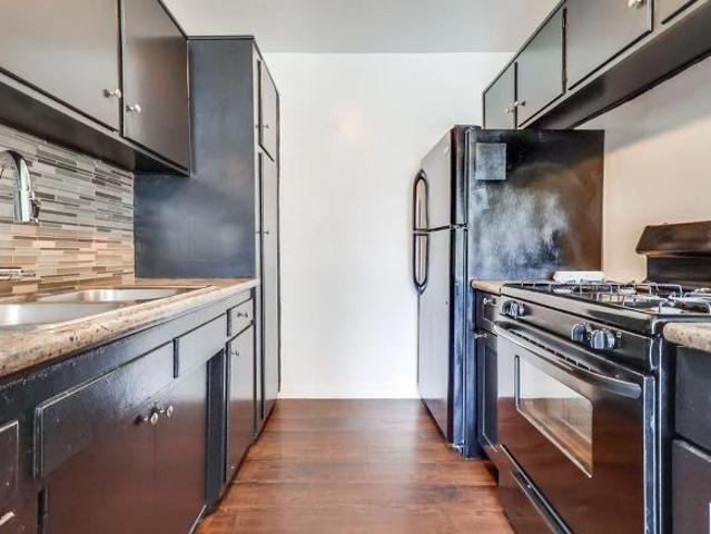 1 Br, 1 bath, Condo 4045 Stevely Ave