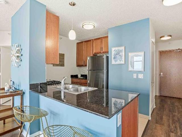 1 Br, 1 bath, Condo 406 North Clinton Street