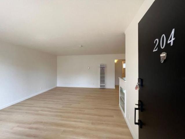 1 Br, 1 bath, Condo 407 Vernon Street